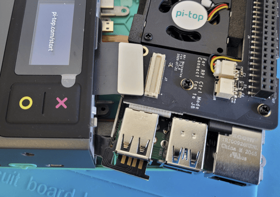 pi-top [4] DIY USB plug blocked in assembly